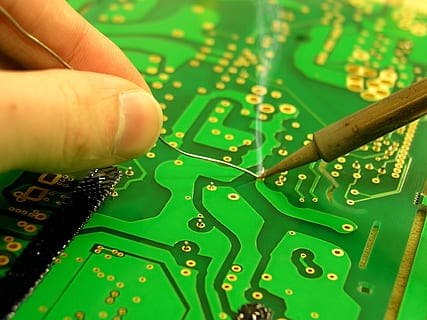 A Complete Guide to Wave Soldering and Reflow Soldering